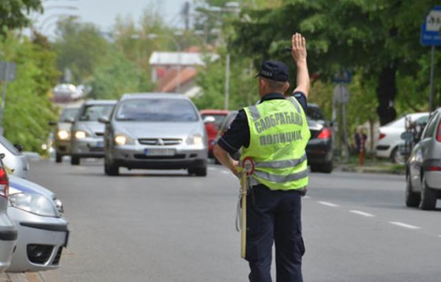 Saobraćajci kažnjavali tokom vikenda u sremu Za volanom 11 pijanih, trojica drogirana i dvojica ...
